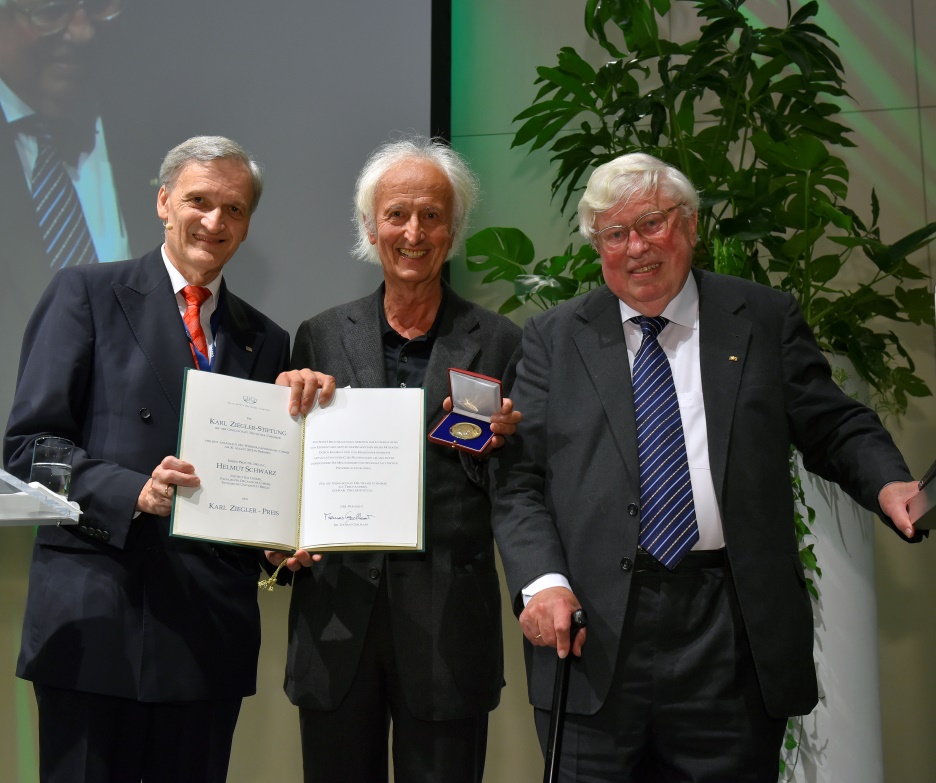 Preise und Auszeichnungen | Gesellschaft Deutscher Chemiker e.V.