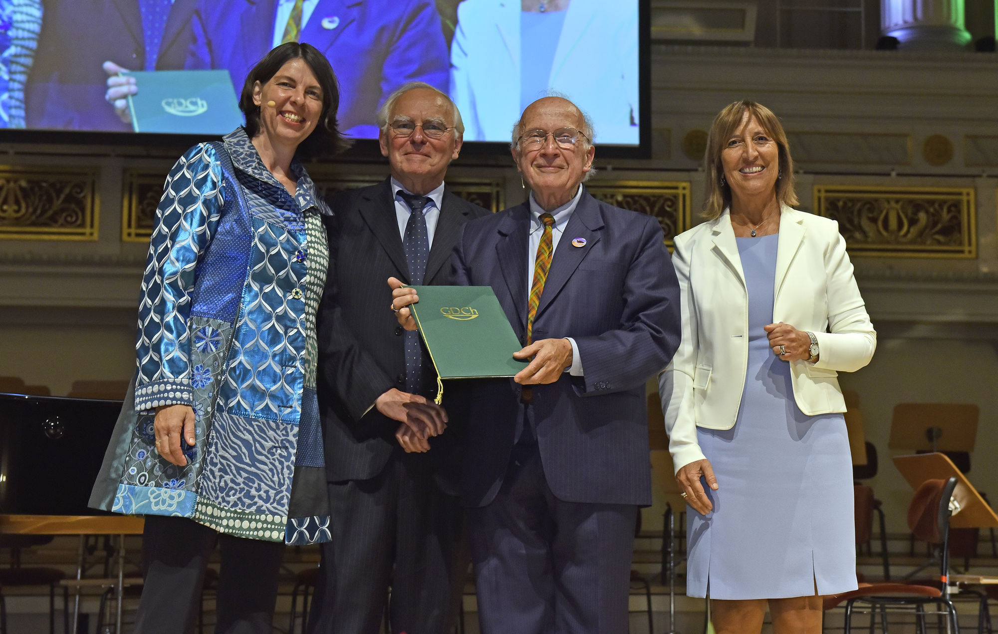 Preise und Auszeichnungen | Gesellschaft Deutscher Chemiker e.V.